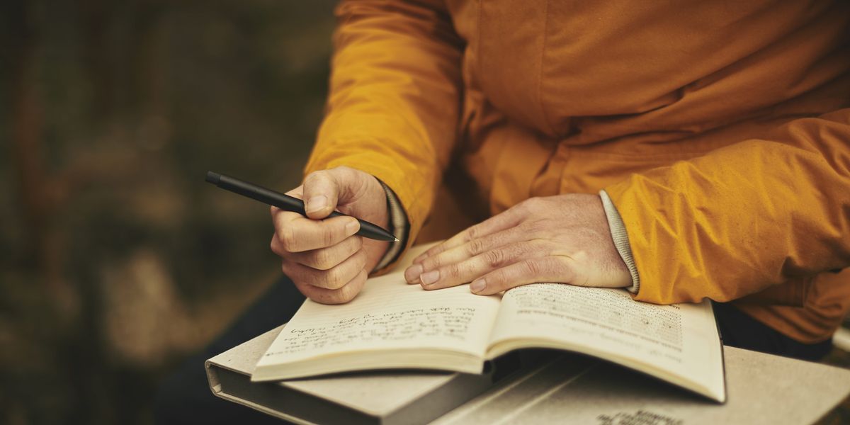 Gen Z kids attempt and gloriously fail The Cursive Challenge - Upworthy