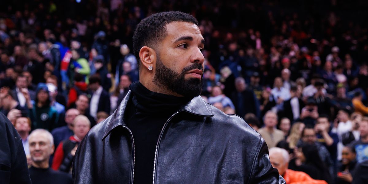 Drake Allegedly Got 'Fake Abs': Fans React - PAPER Magazine