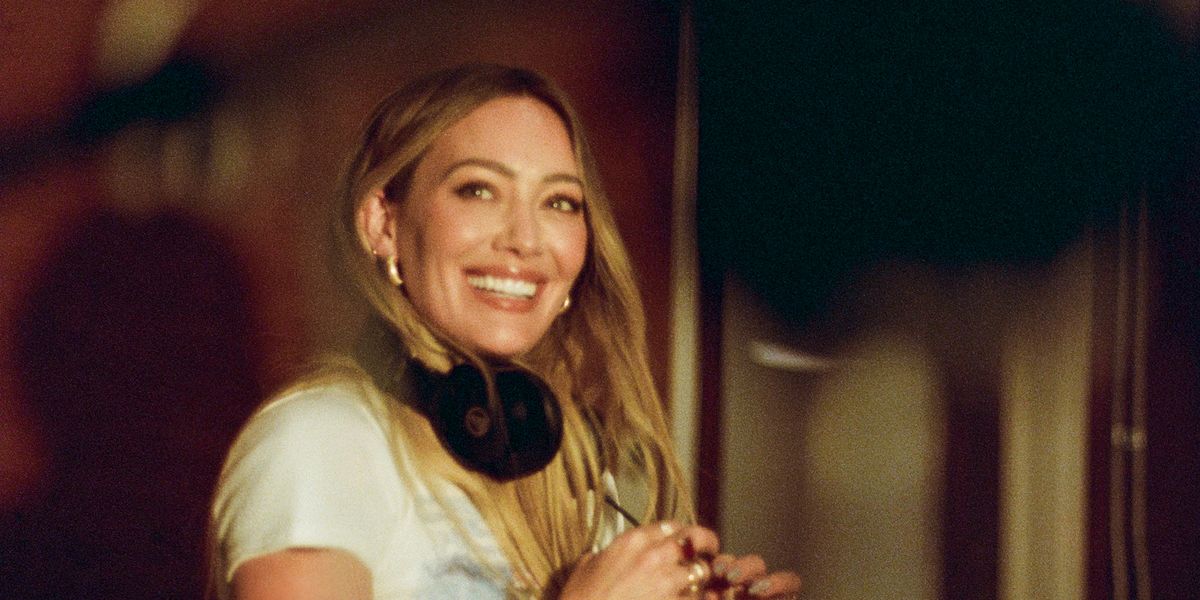 Hilary Duff Signs With Atlantic Records for Music Comeback - PAPER Magazine