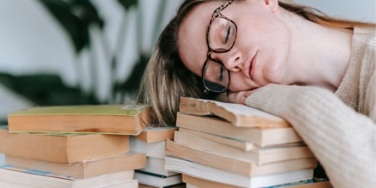 TLDR; the real reason people aren't reading and 4 easy ways to fix it ...