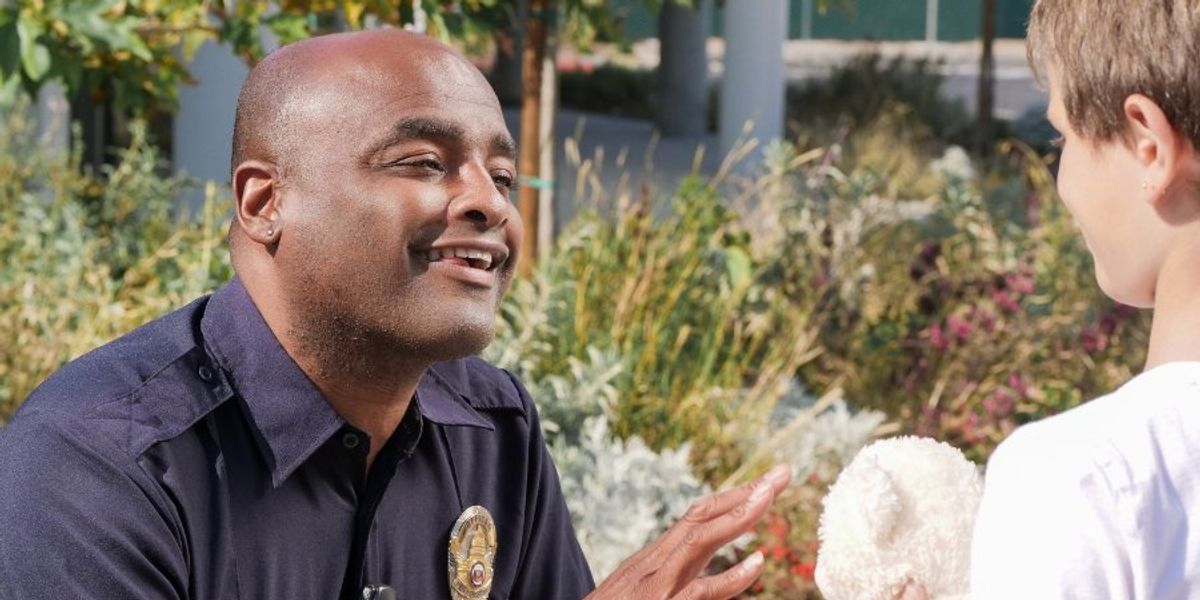 Compassionate act inspires program to help police offer a 'hand-up ...