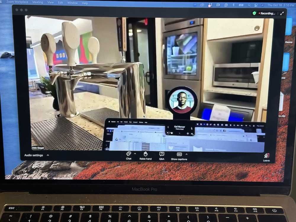 Napster View: Holographic AI for the New Creative Era - Gearbrain