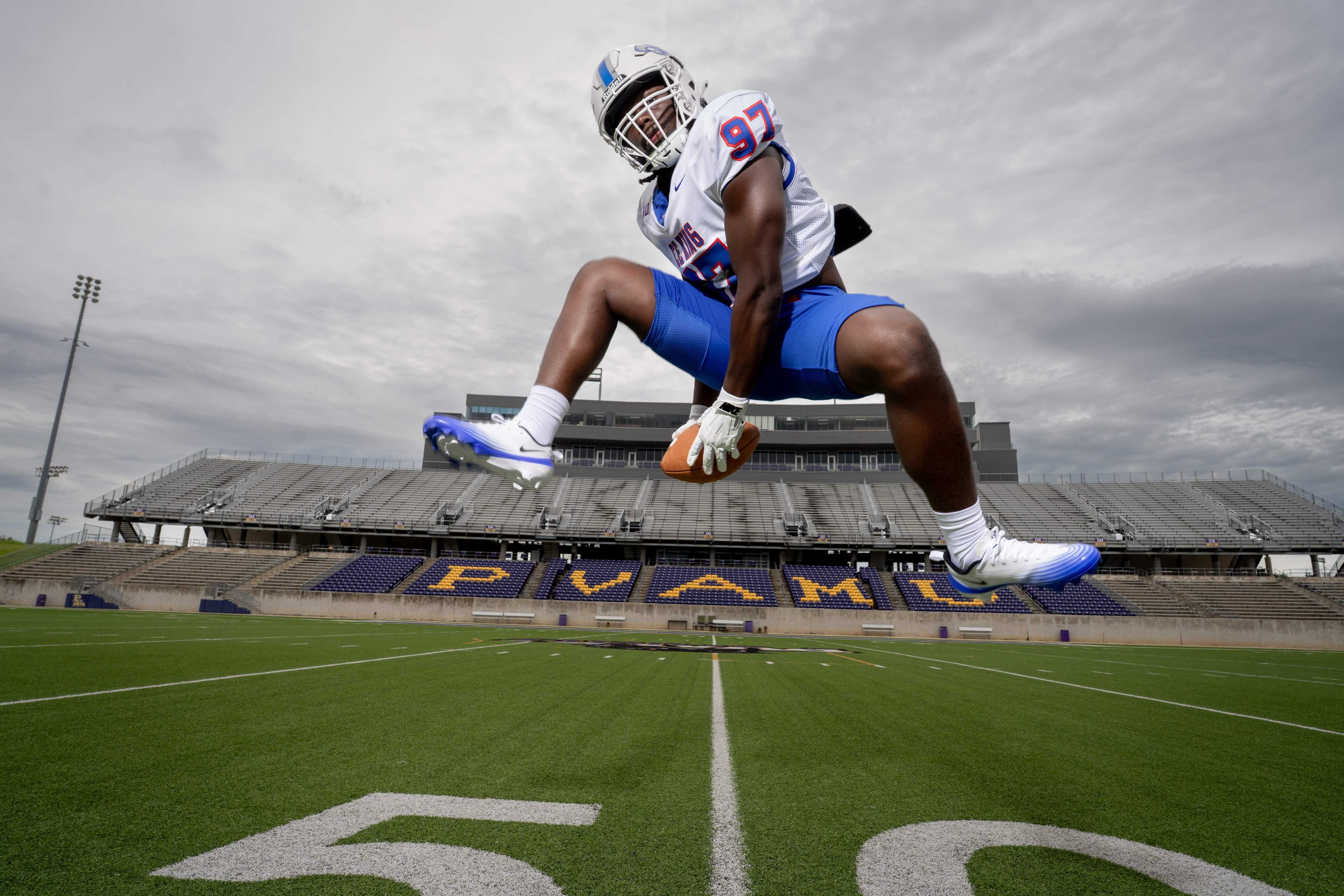 HIGHLIGHTS: George Ranch Vs Foster Boys Basketball Presented by VYPE - VYPE