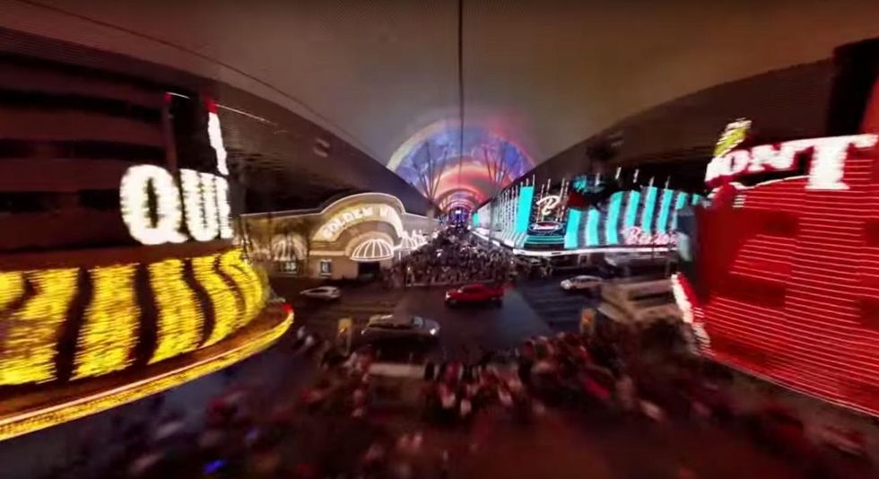 Las Vegas Video Clips In Vr Experience The Strip From Your Living Room Gearbrain