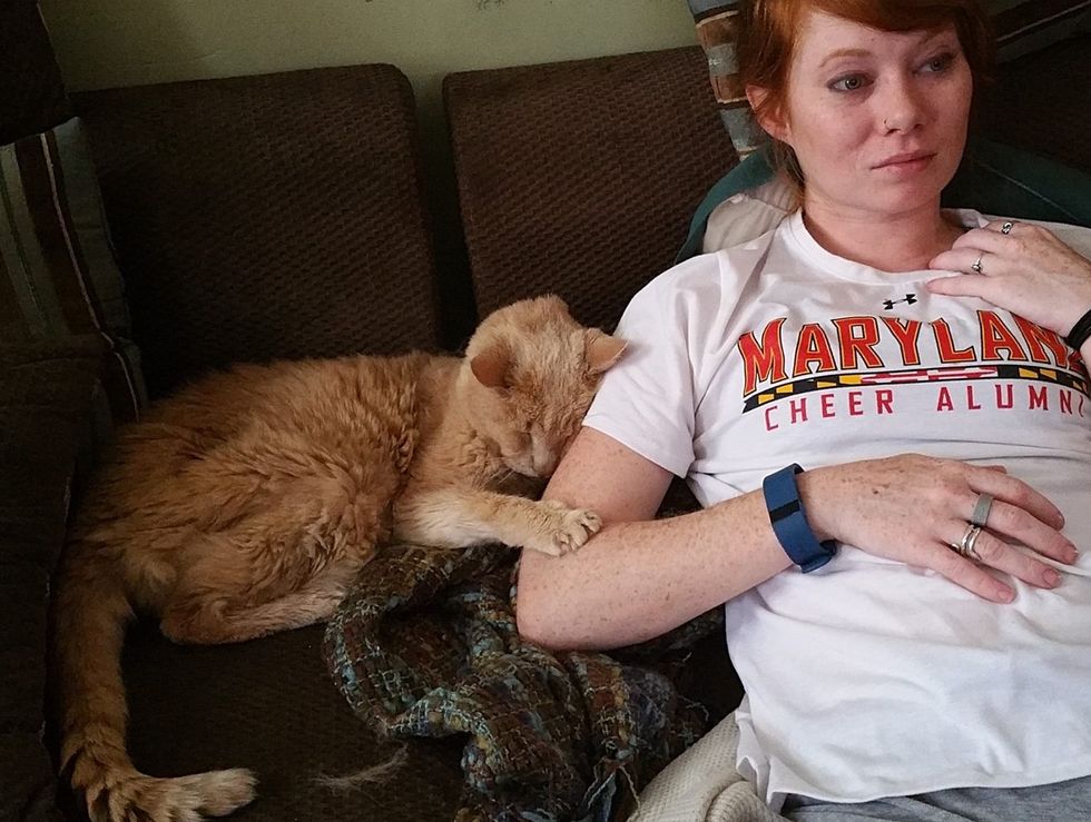 Couple Gave 21 Year Old Super Senior Cat a Chance to Live Out His Best ...