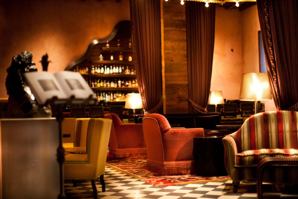 Gramercy Park Hotel's Rose Bar is Dominating New York Nightlife – But ...