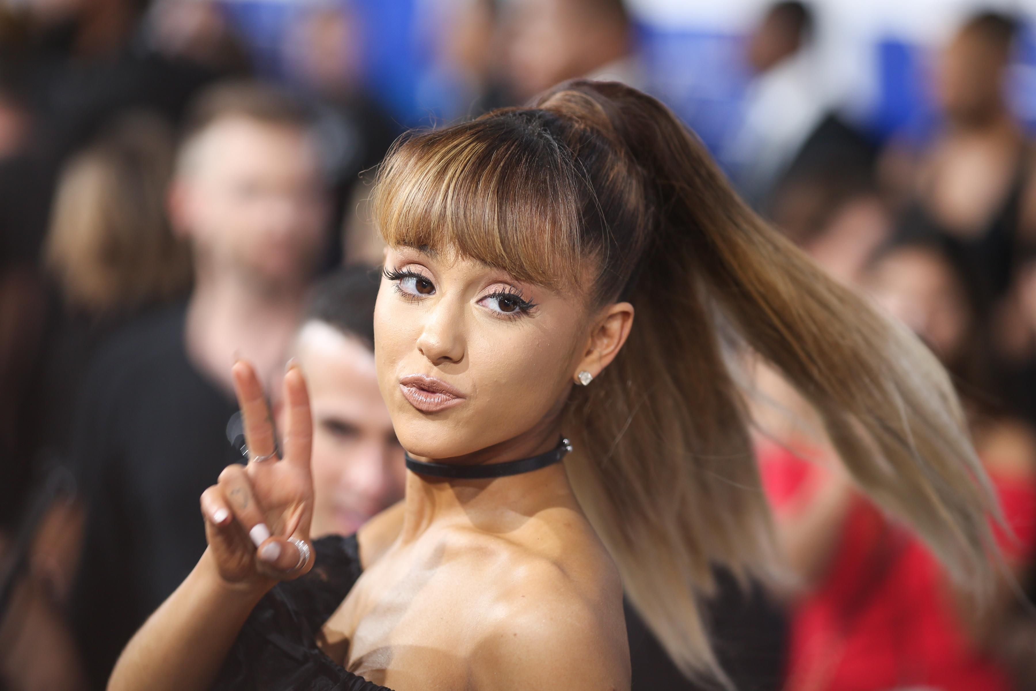 Following the Tragic Manchester Attack, Ariana Grande Is Canceling All ...