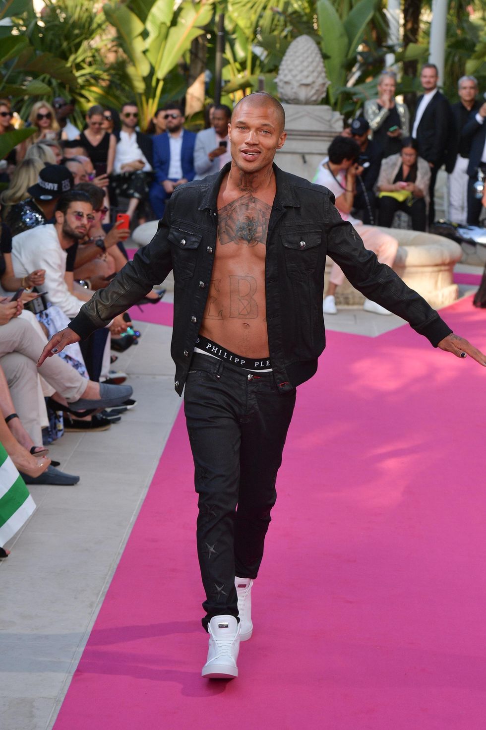 Hot Felon Jeremy Meeks Partied With (Or Near) Nicki Minaj At Cannes ...