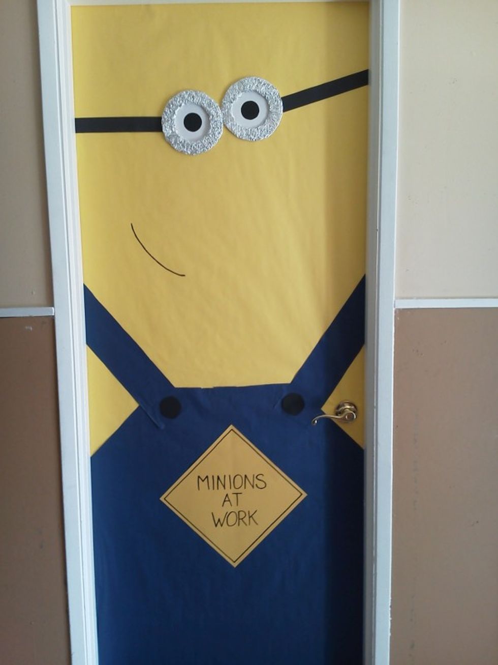 10 Ways You Could Decorate Your Dorm Door This Year