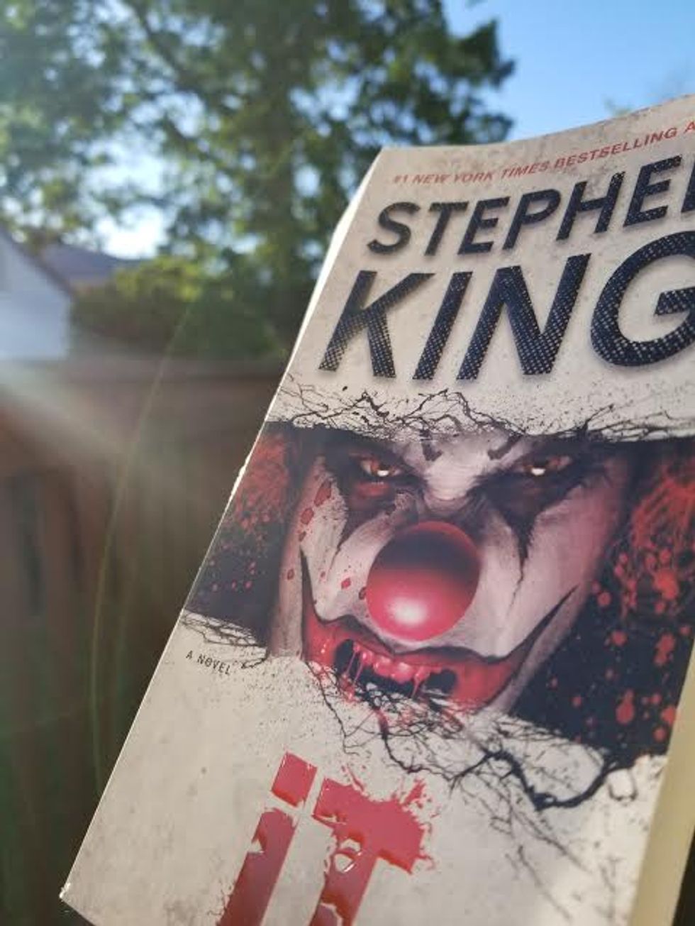 13 Things That Happen While Reading Stephen King's “It”