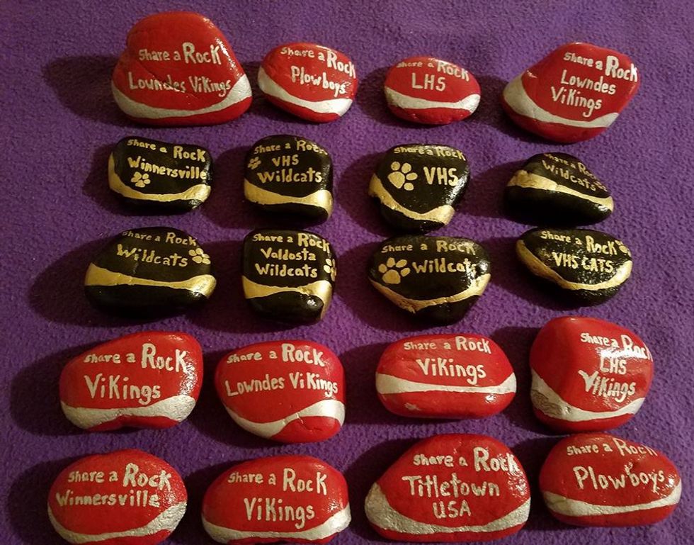 12 Reasons Joining The Kindness Rocks Project Will Make Your Day