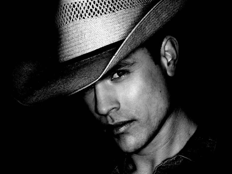 11 Reasons Dustin Lynch Is Simply Irresistible