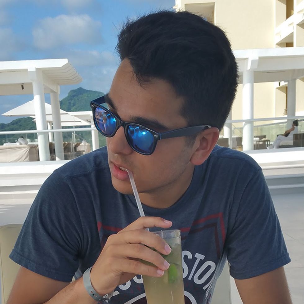 5 Reasons To Start Watching YouTuber Derek Gerard