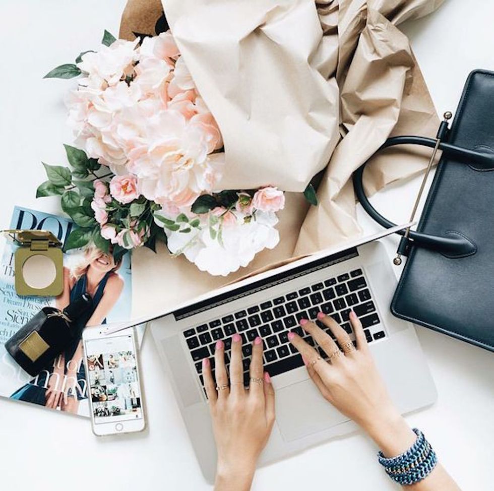 The 6 Stages of Online Binge Shopping