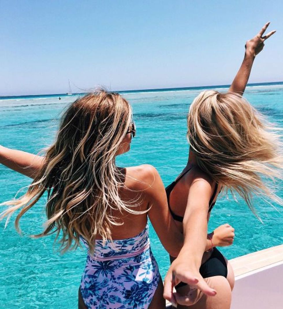 15 Punny Captions For Your Beachy Insta