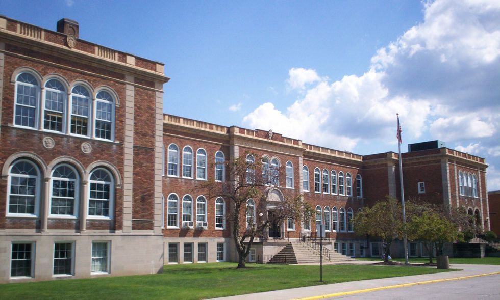 10 Things All High School Juniors Think Near The End Of The Year 10 Things All High School Juniors Think Near The End Of The Year