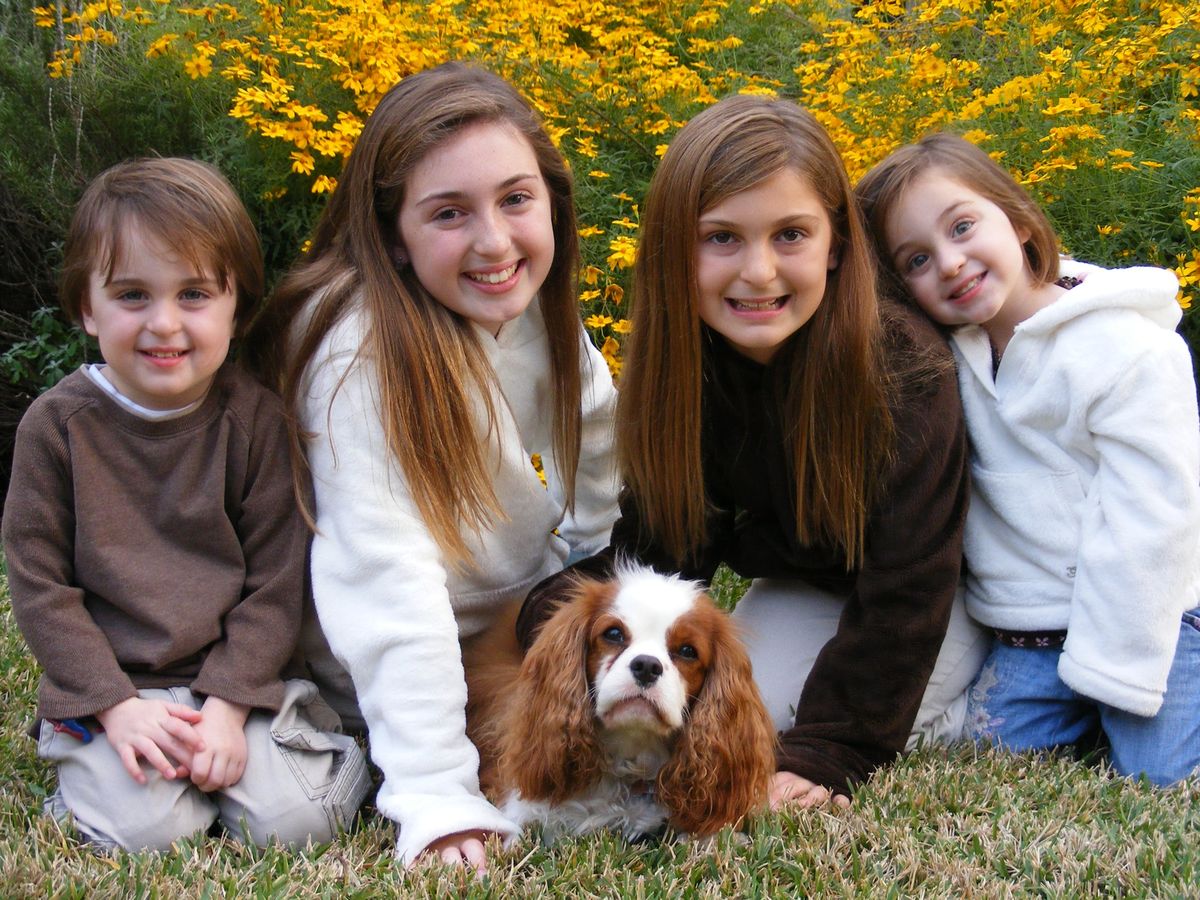 5 Things You Learn Being The Oldest Child