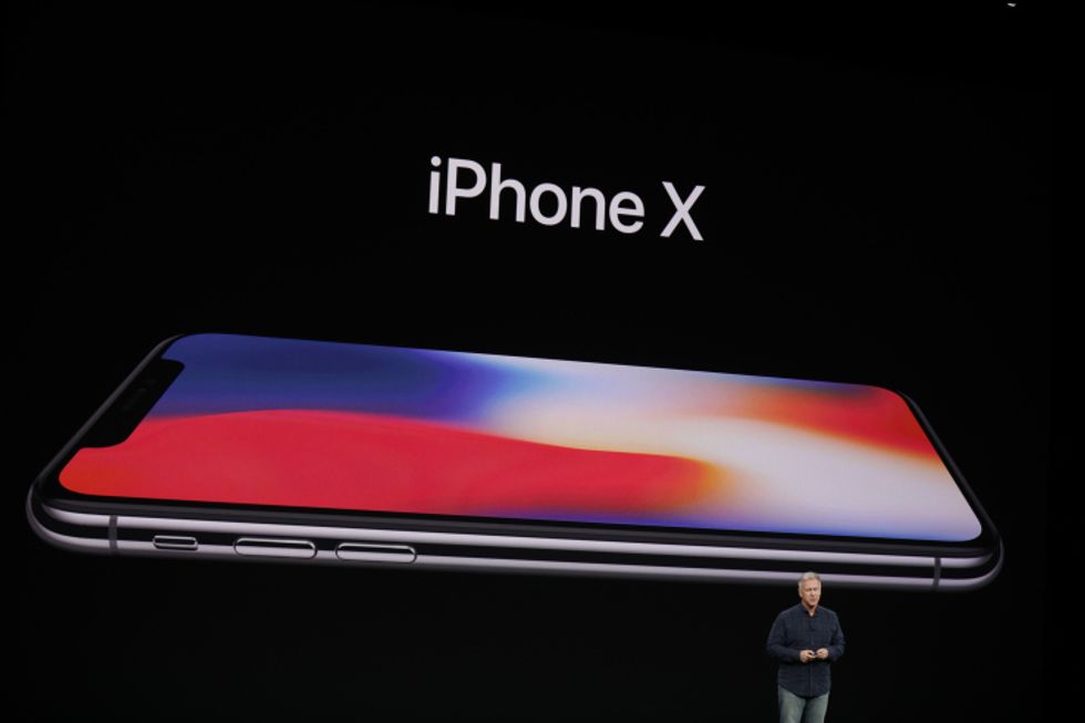 10 New Features Only Available On The iPhone X