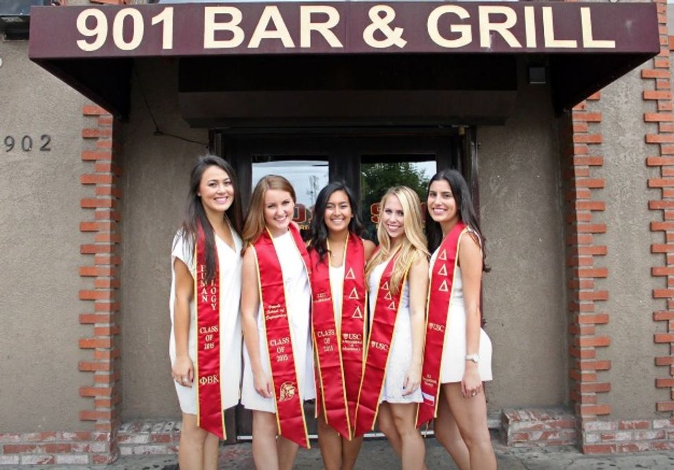 10 Iconic USC Spots To Take Your Graduation Photos