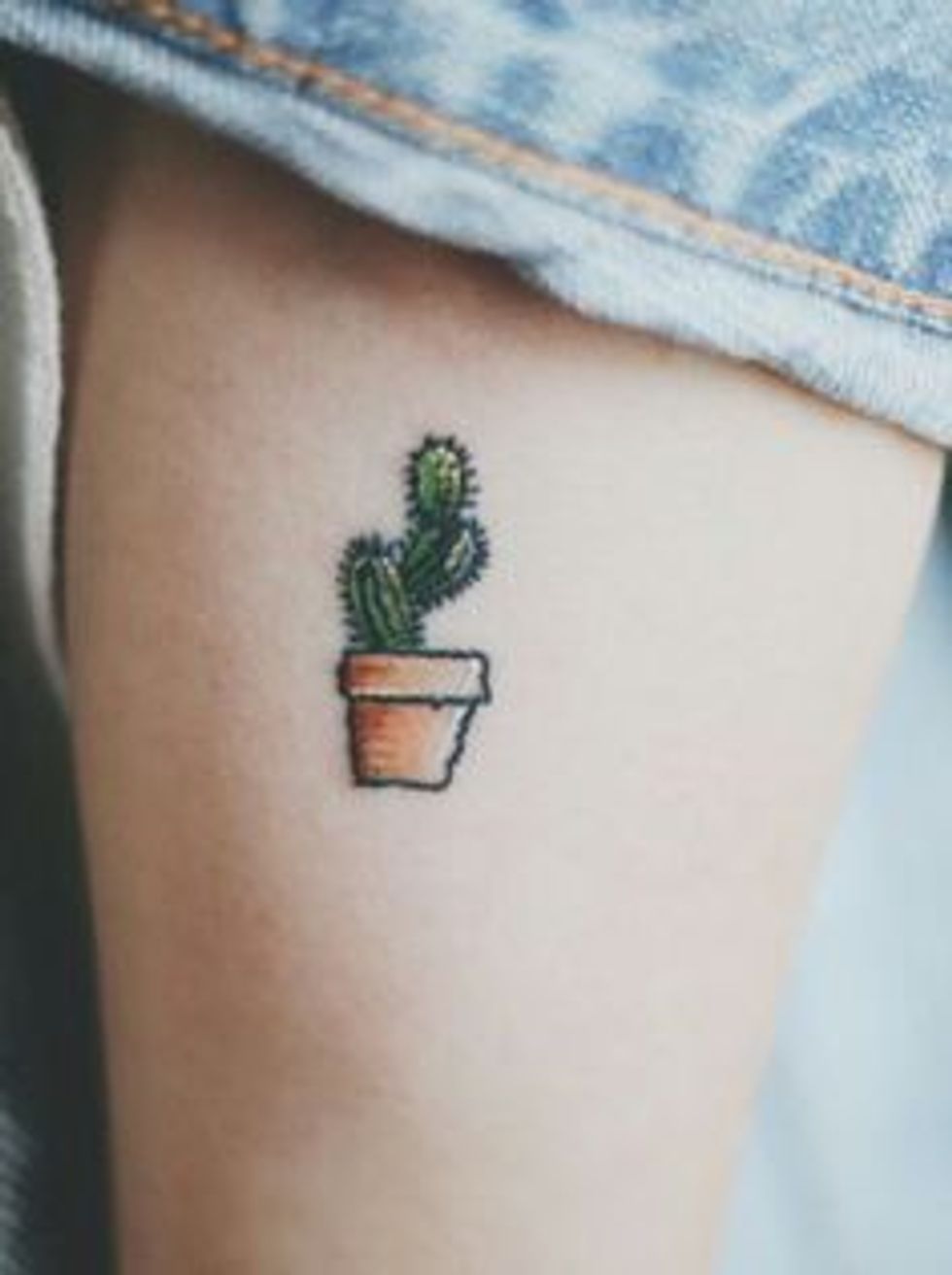 15 Tiny Tattoos That Will Inspire You