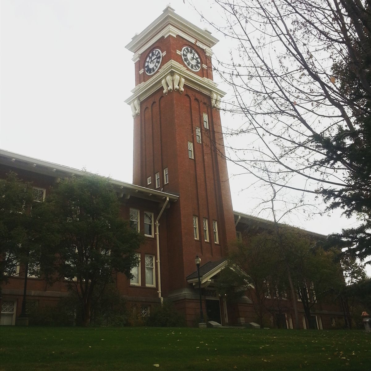 9 Unnatural Things That Become Second-Nature In College