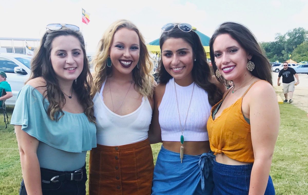 5 Steps Every College Girl Takes Getting Ready For Game Day, If She ...