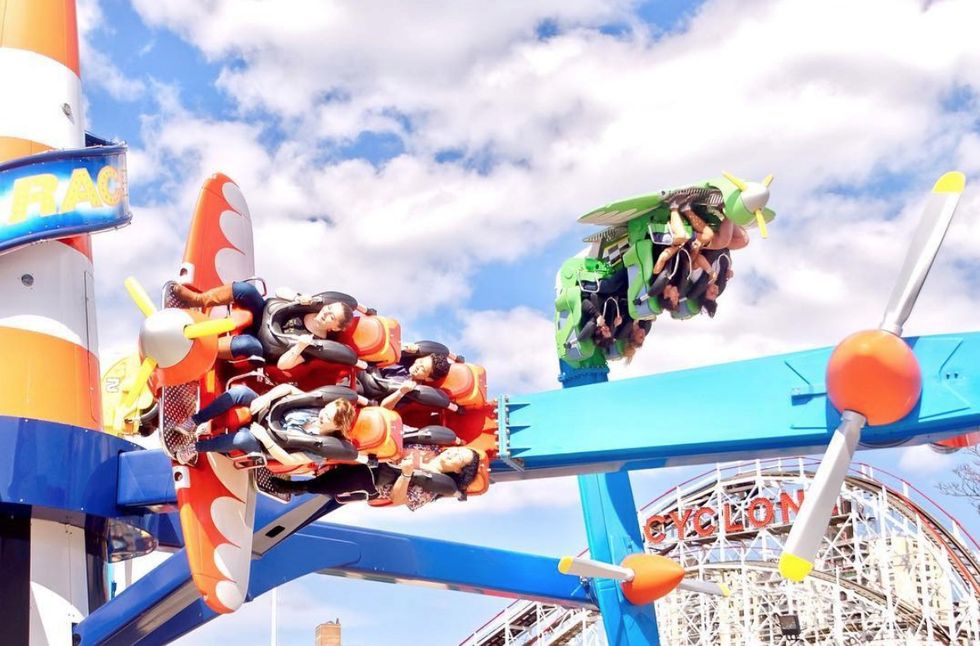 13 Things All Amusement Park Ride Operators Want You To Know