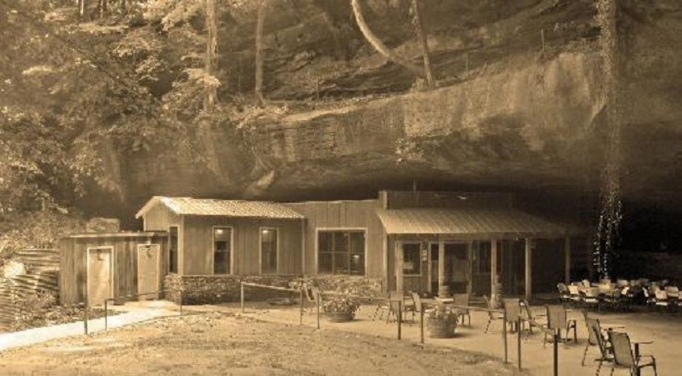 10 Best Caves To Visit In Alabama For When You Want To Escape Life