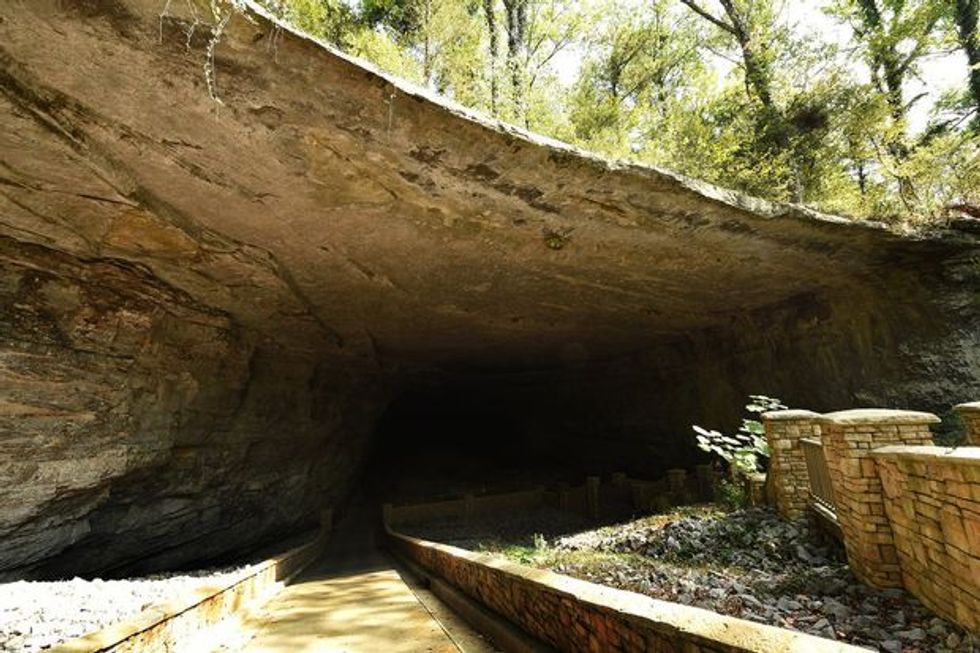10 Best Caves To Visit In Alabama For When You Want To Escape Life