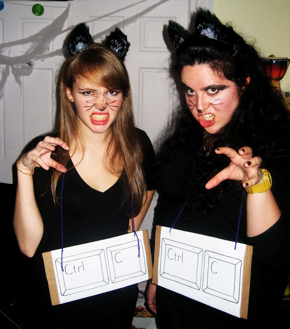 50 Easy Halloween Costumes To Do With Your Best Friend