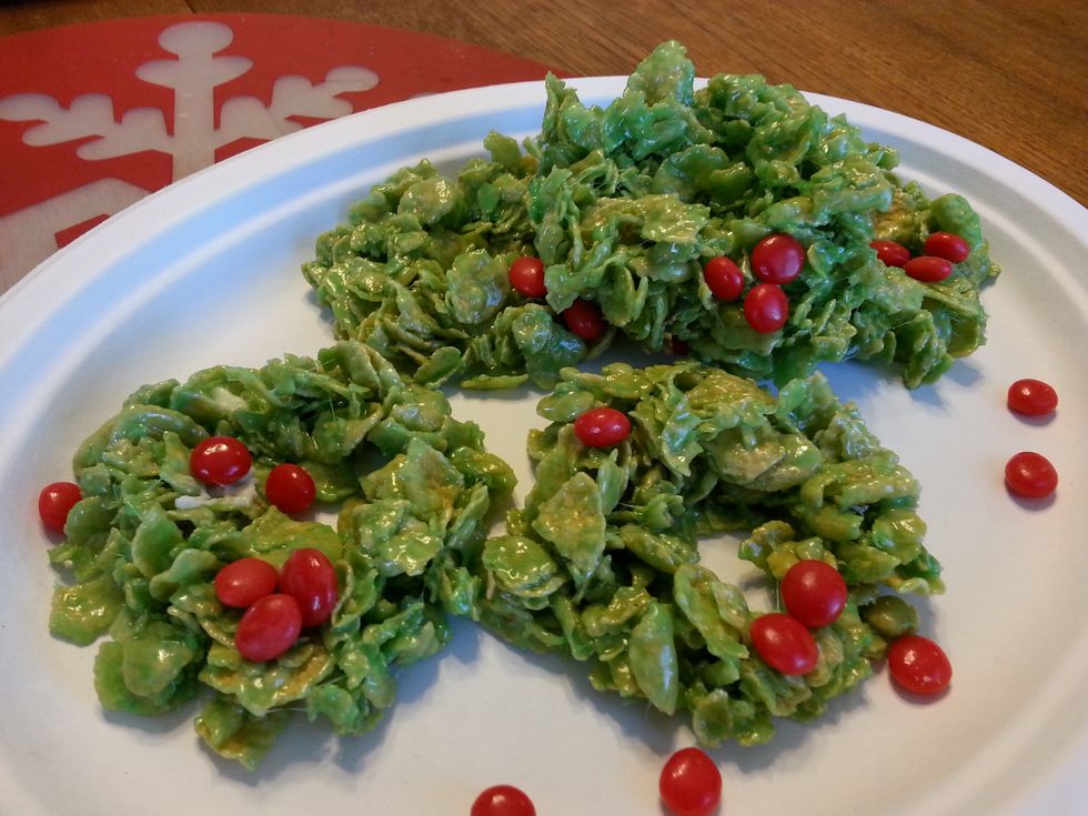 Frosted Flakes Christmas Wreaths - My Recipe Magic