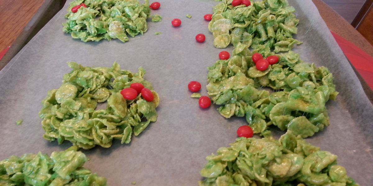 Frosted Flakes Christmas Wreaths - My Recipe Magic