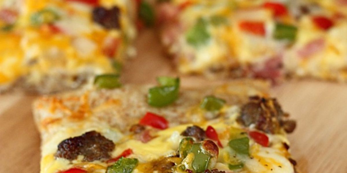 Easy Breakfast Pizza Recipe - My Recipe Magic