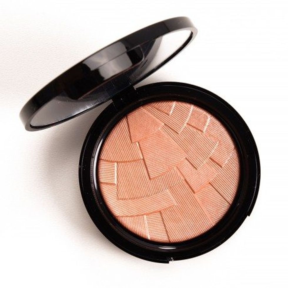 The Top 5 Highlighters For Women Of Color - xoNecole