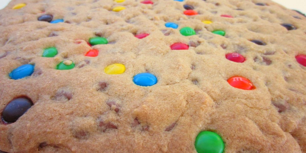 The Perfect Giant Cookie - My Recipe Magic