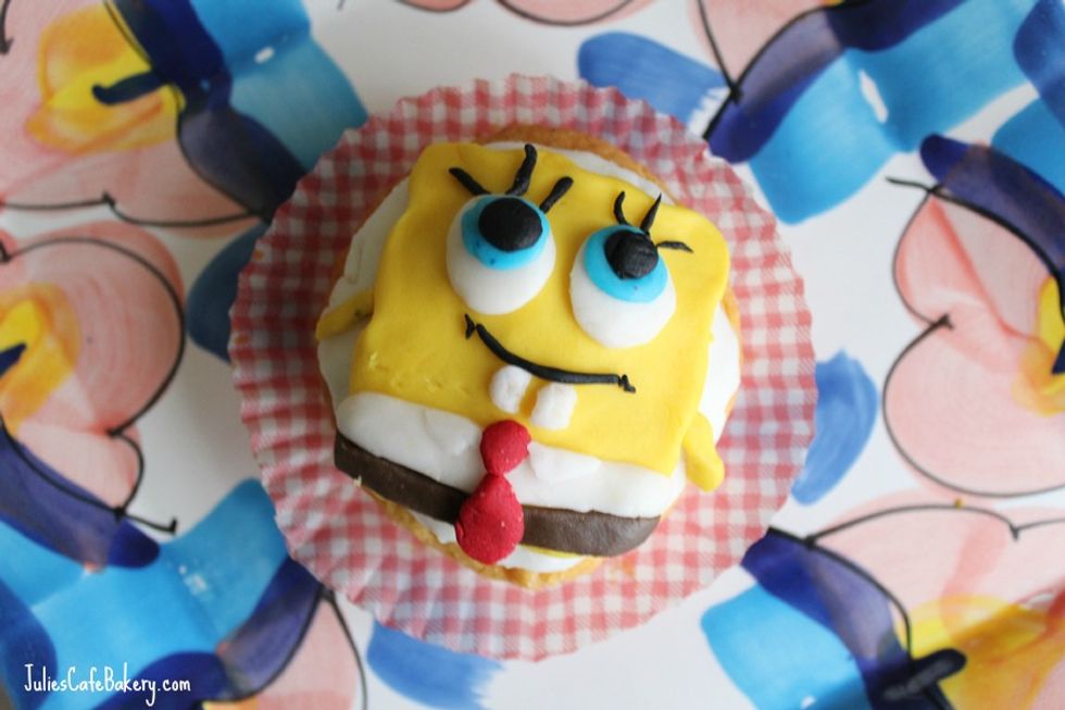 Spongebob Cupcakes with Frosting - My Recipe Magic