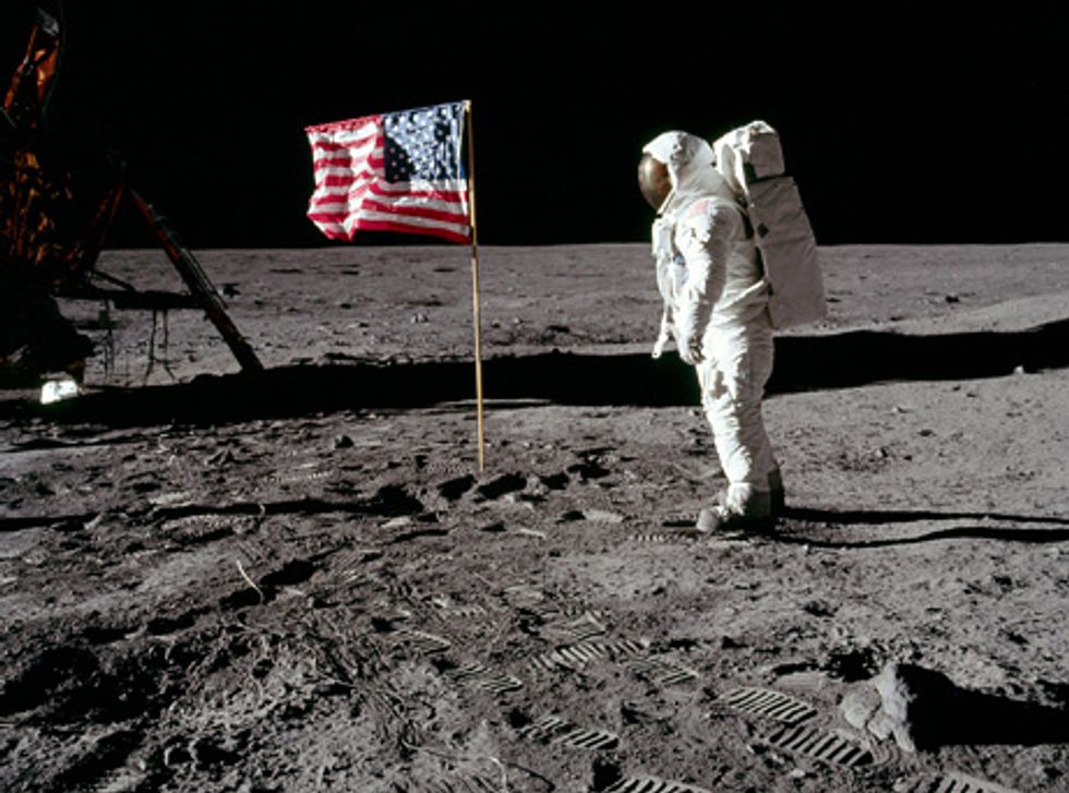 15 Crazy Conspiracy Theories That Will Have You On The Edge Of Your Seat