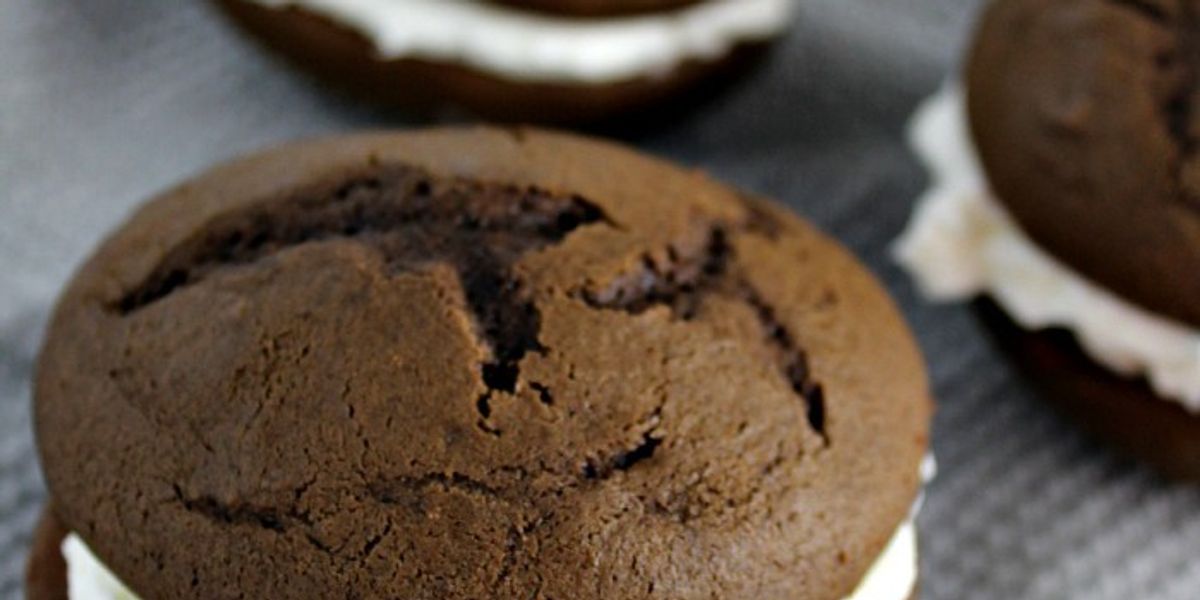 Chocolate Whoopie Pie - My Recipe Magic