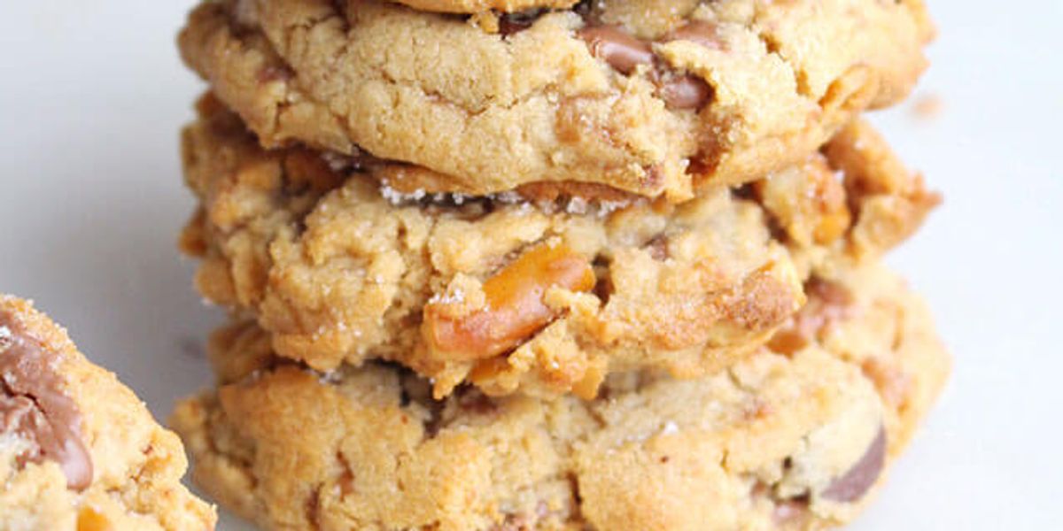 PEANUT BUTTER CHUNKER COOKIES - My Recipe Magic