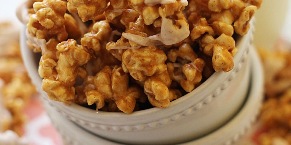 Cinnamon Bun Popcorn - My Recipe Magic