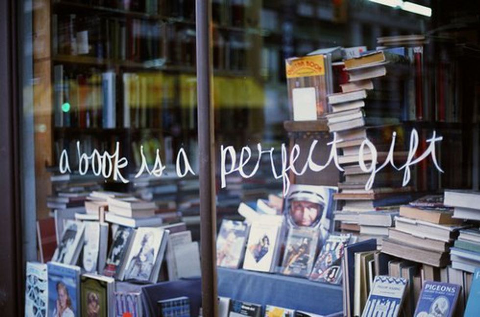 19 Signs That You're Addicted To Books