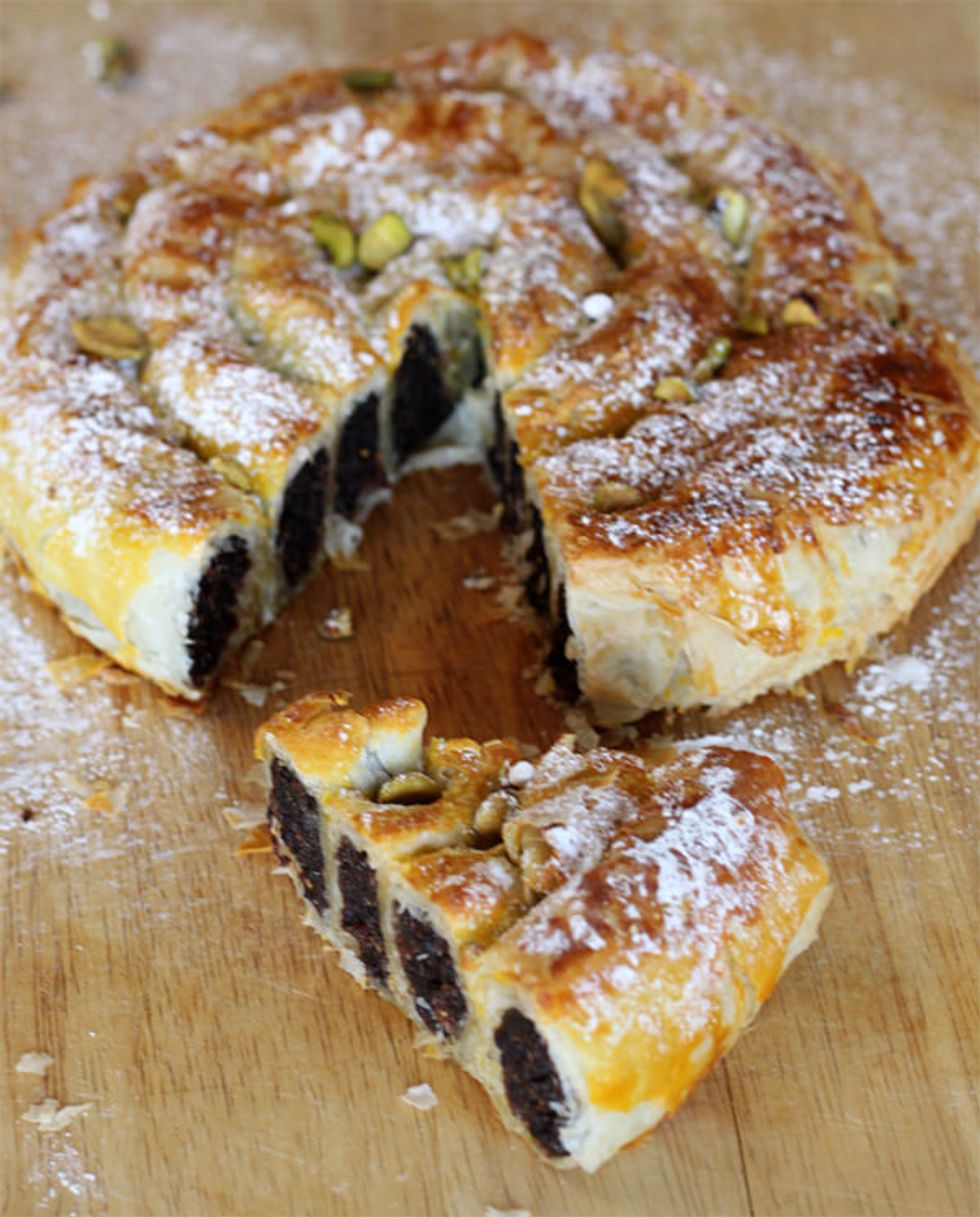 Mhanncha - Moroccan Snake Pastry - My Recipe Magic