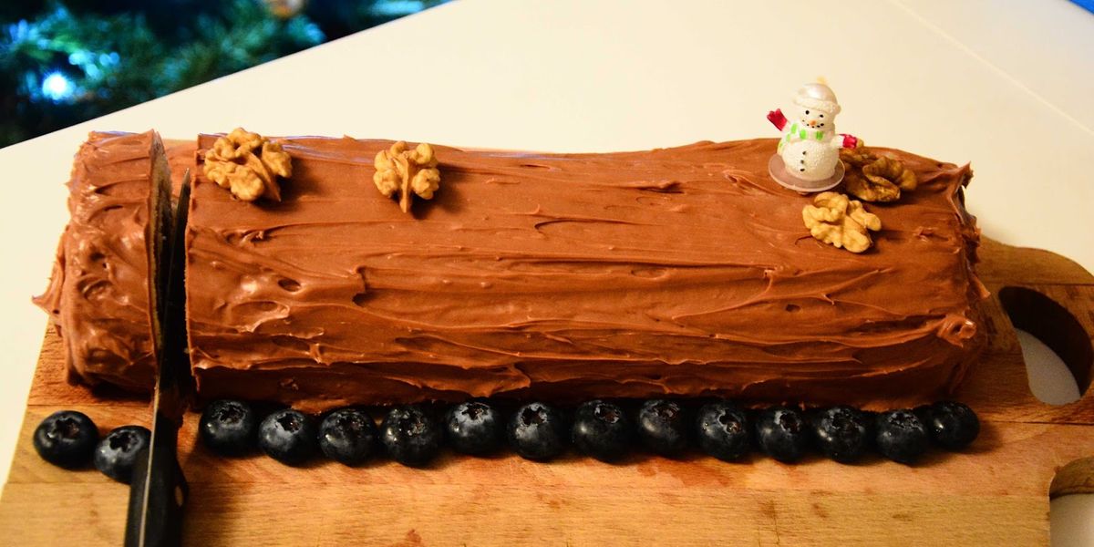 Bûche de Noël: The French Christmas log cake - My Recipe Magic