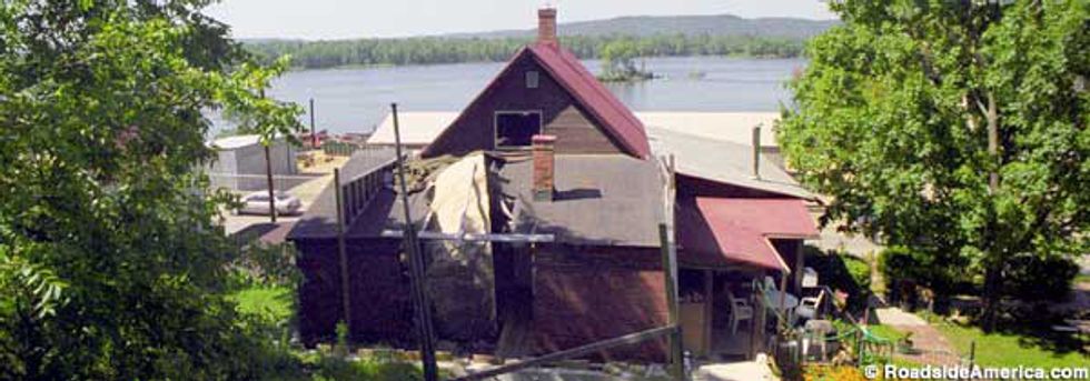 10 Weird Roadside Attractions in Wisconsin