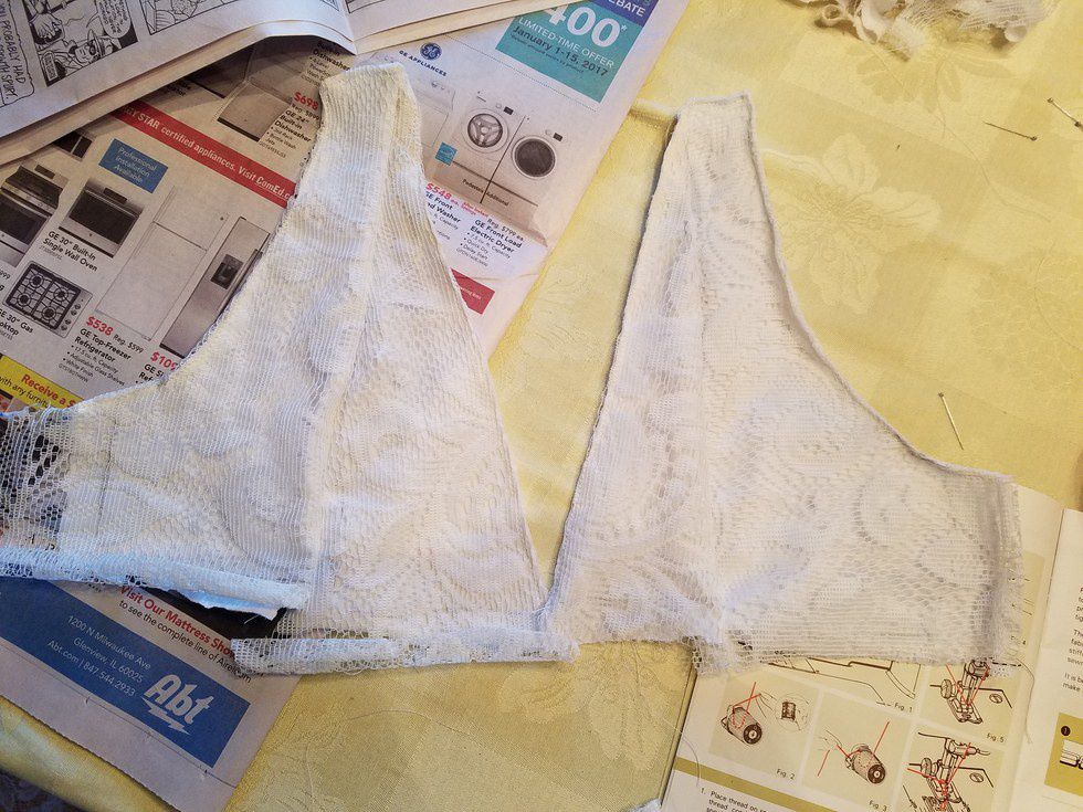 7 Steps To DIY A Lace Bralette