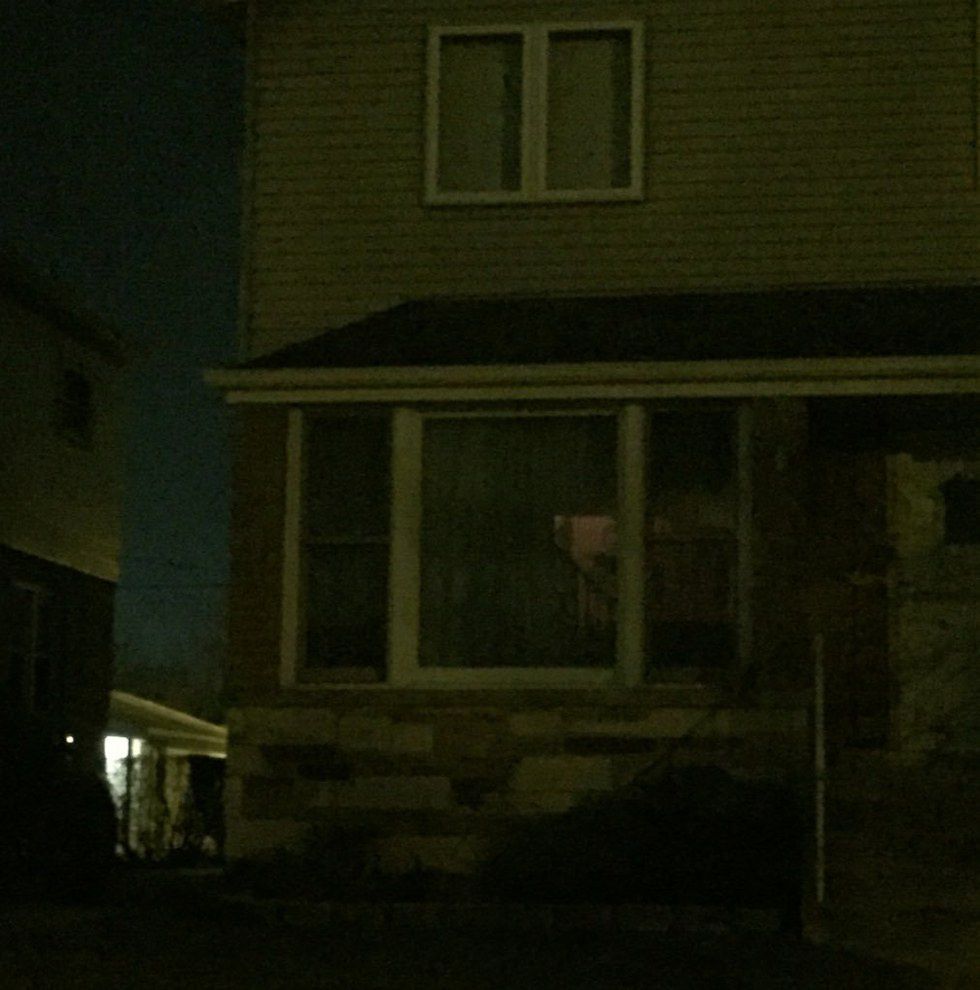 My True Story Of Living In A Haunted Dorm Room (With Photos)