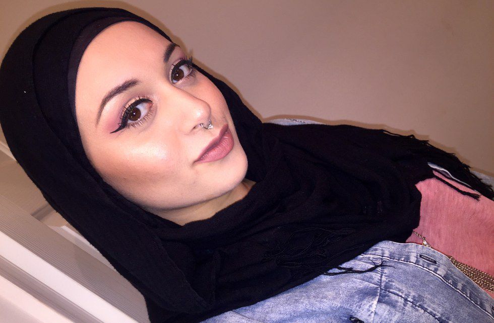 10 Facts About Makeup Addicts