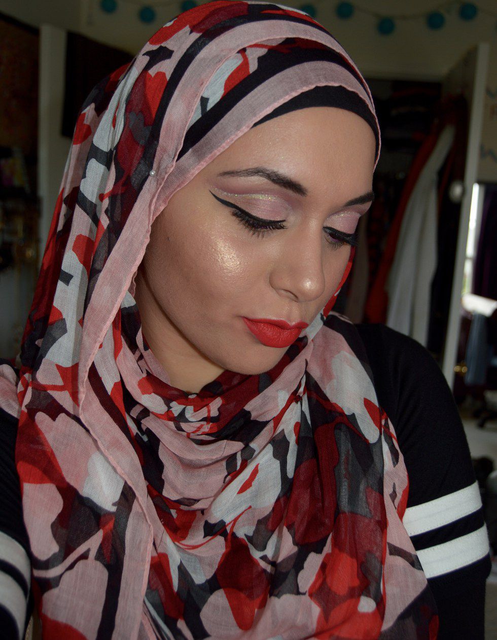 10 Facts About Makeup Addicts