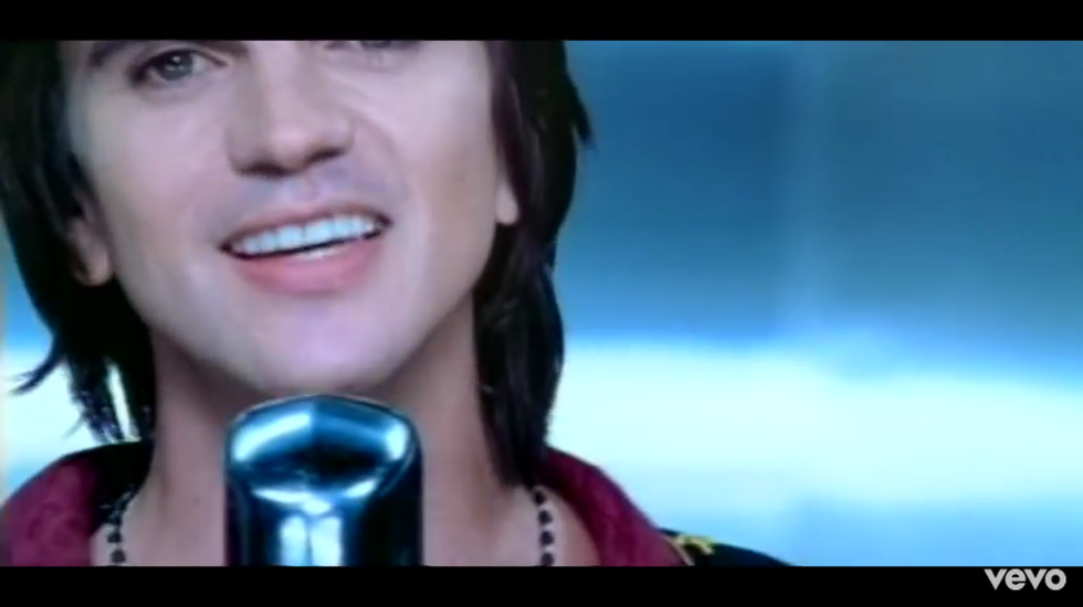 13 Spanish Songs About Love