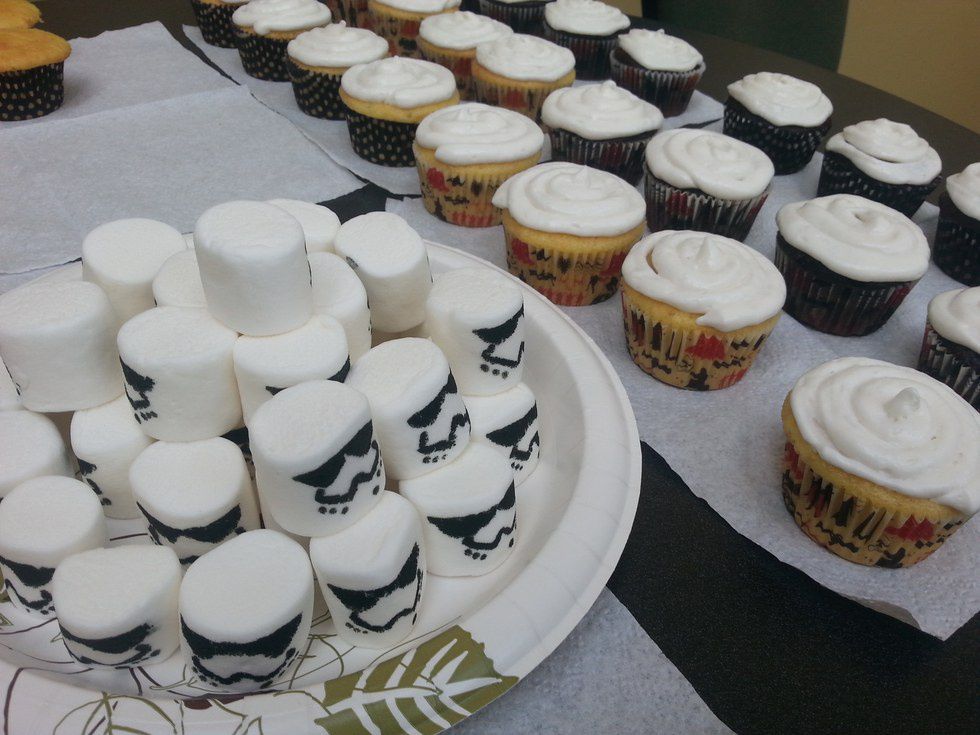 Nailed It: Stormtrooper Cupcakes